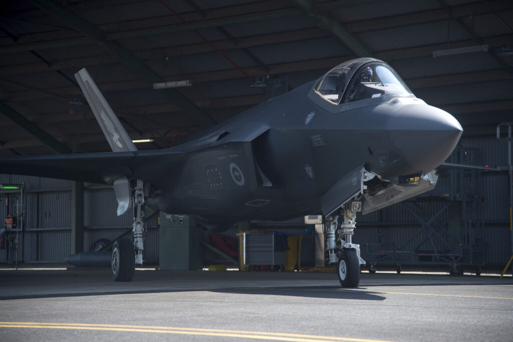 Royal Australian Air Force’s New F-35 Fighter Soars Over Top End - The ...